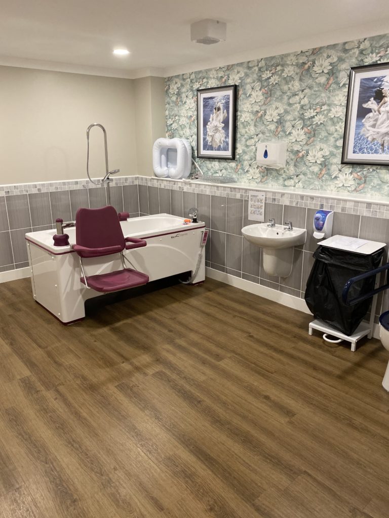 A Winning Luxury Assisted Bathing Solution – Reval (UK)